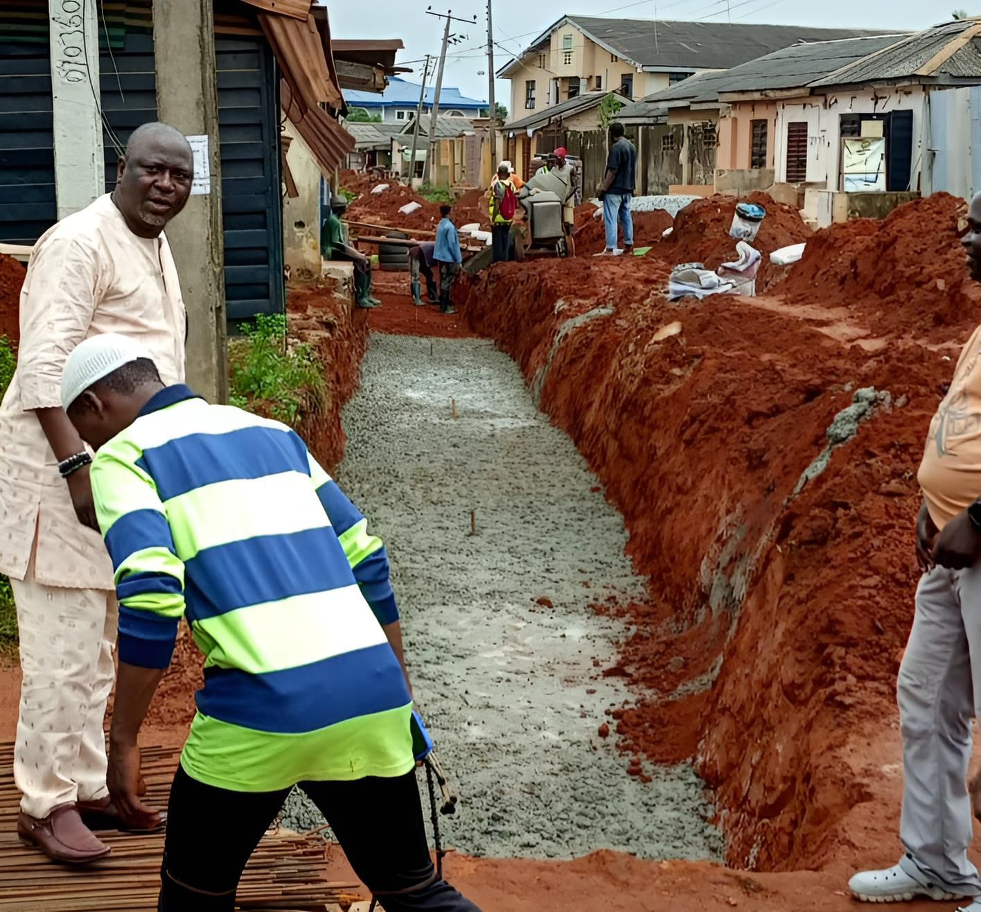 UPDATE: DR. AGBAJE INSPECTS 1.3KM MONSURU EGBEYEMI STREET PROJECT IN ...